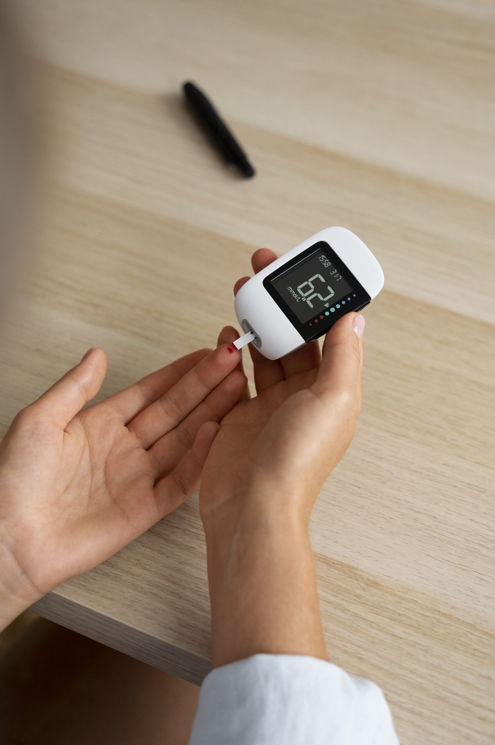 diabetic-person-checking-their-glucose-level | GPVN.RU